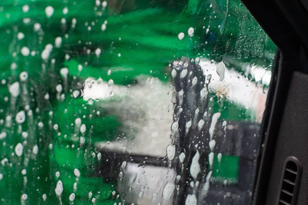 Choosing the Best Eco-Friendly Car Cleaning Products