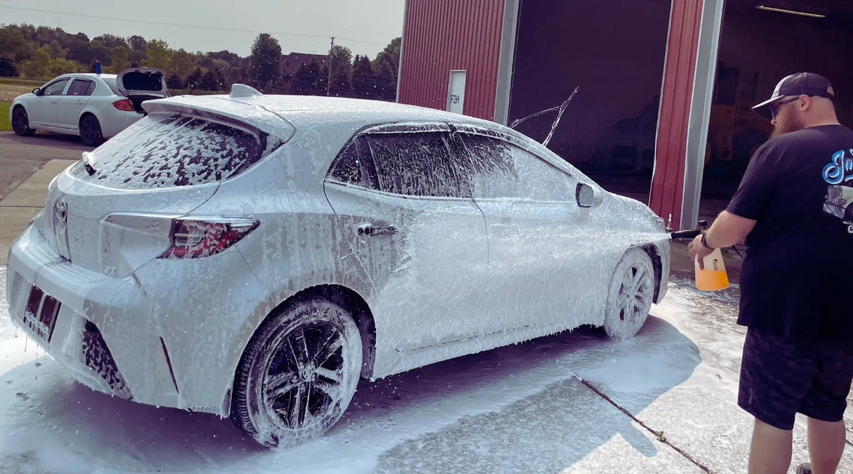 How To Use Touchless Wash Soaps: 2-Step Fleet Washing